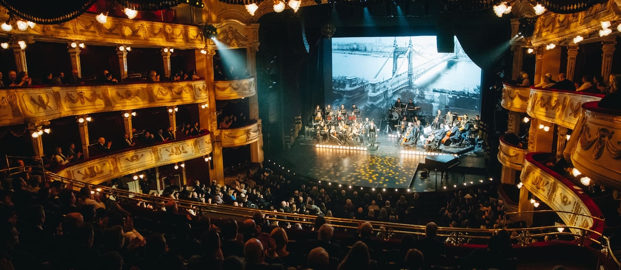 Frankenstein, kiber-romkom, korrupciós komédia és persze Shakespeare a ...