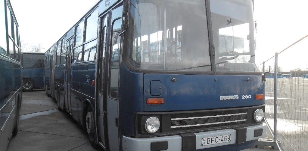 Eladó pár BKV-busz, érdekel?